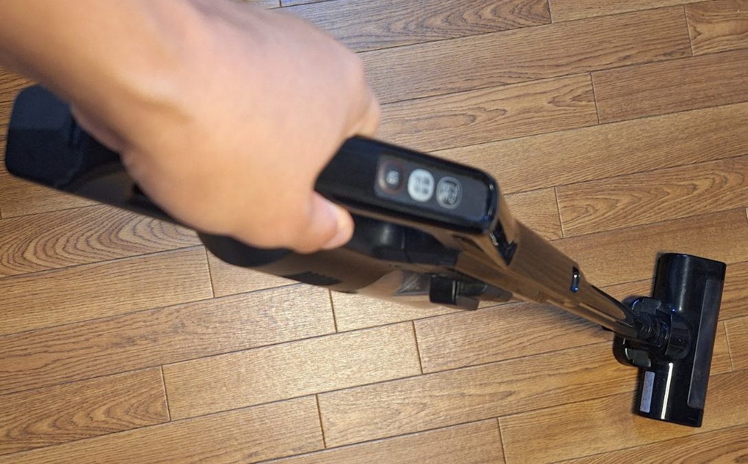 アイリスオーヤマ SCD-183P-B｜犬の抜け毛もラクに掃除できるコードレス掃除機体験談